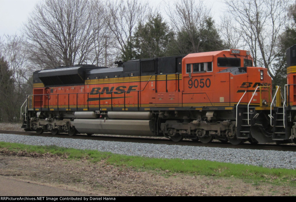 BNSF 9050